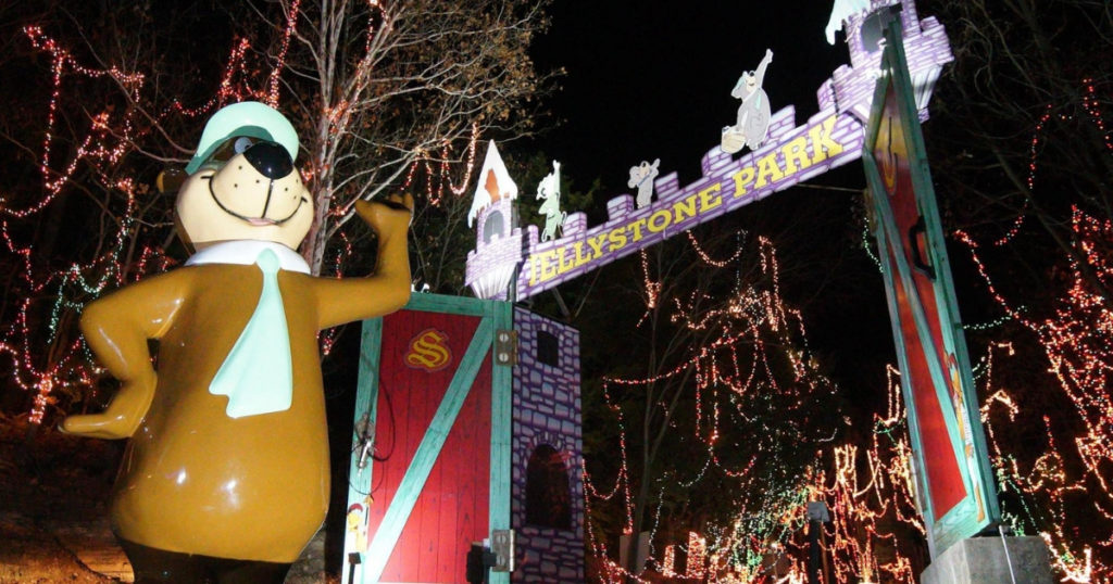 The Best Holiday Light Displays in St. Louis | Family Attractions Card